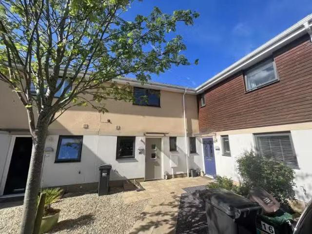 Unique 1 BA 2 bedroom terraced house for rent in Halyard Way.