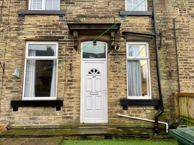 New 1 BA 2 bedroom terraced house for rent in High Street, Tho.