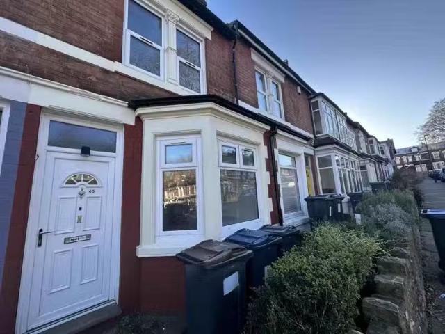 Rental! 1 BA 2 bedroom terraced house for rent in Oxford Road.