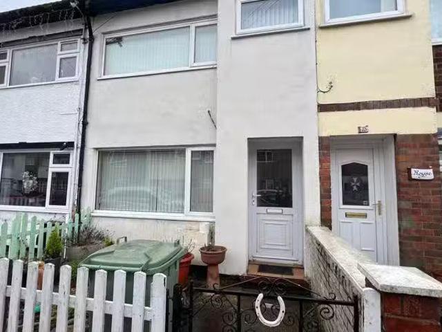 Rental! 1 BA 2 bedroom terraced house for rent in Lister Stree.