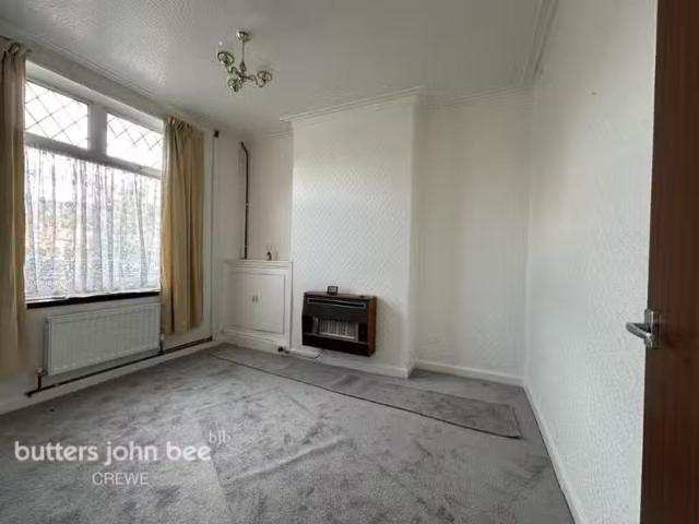 Cheap 1 BA 2 bedroom terraced house for rent in South Street.