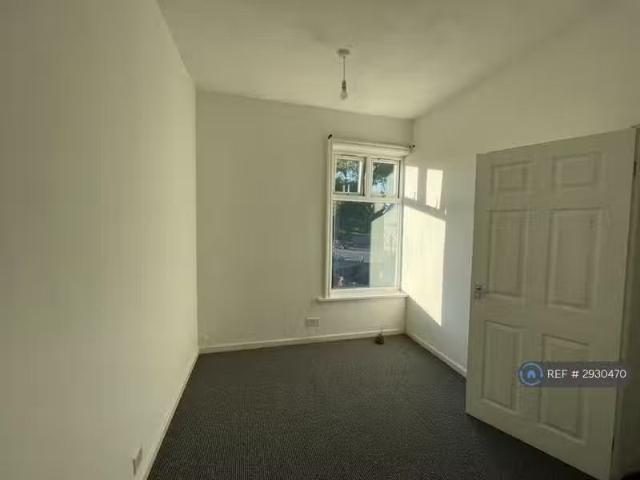 New 1 BA 2 bedroom terraced house for rent in Penn St, Bolton.