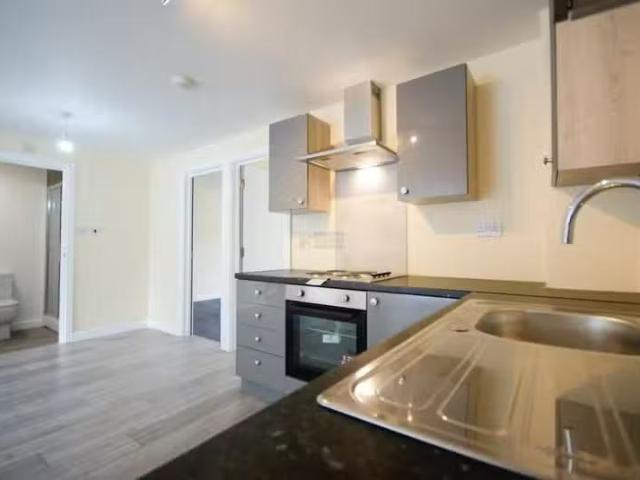Nice 1 BA 2 bedroom terraced house for rent in Pershore Road.