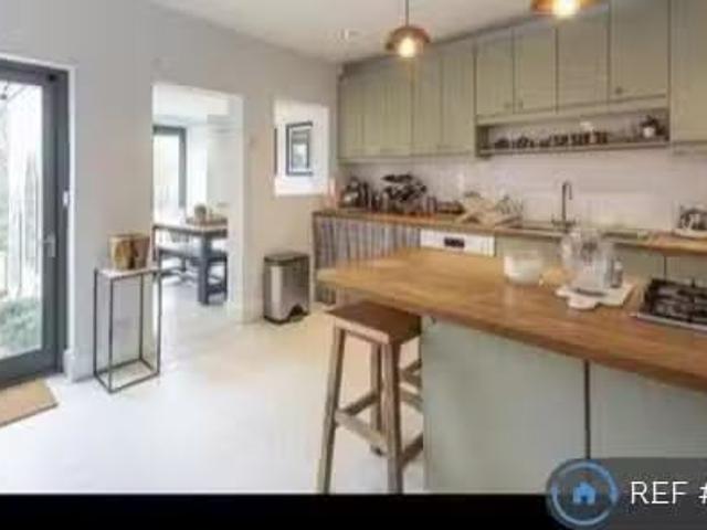 New 1 BA 2 bedroom terraced house for rent in Riverside Road.