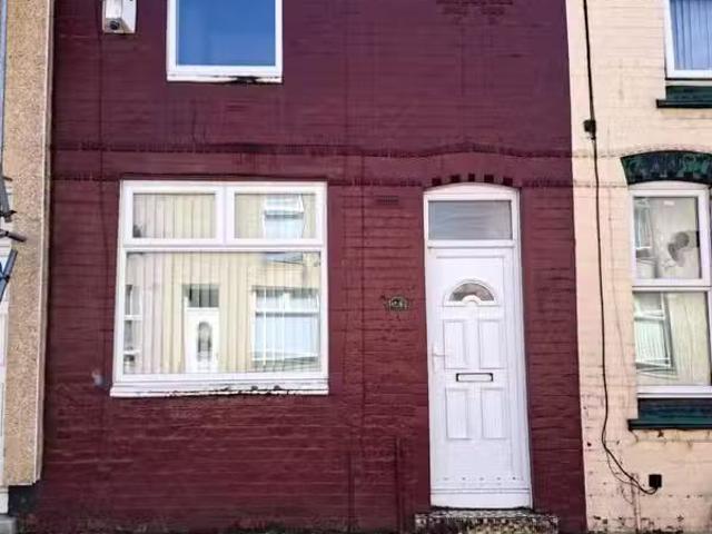 Cozy 1 BA 2 bedroom terraced house for rent in Waller Street.