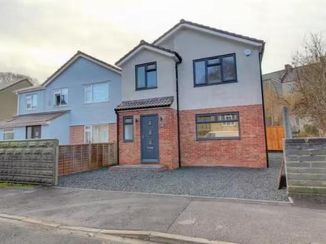 Nice 1 BA 3 bedroom detached house for rent in Marion Walk, St.