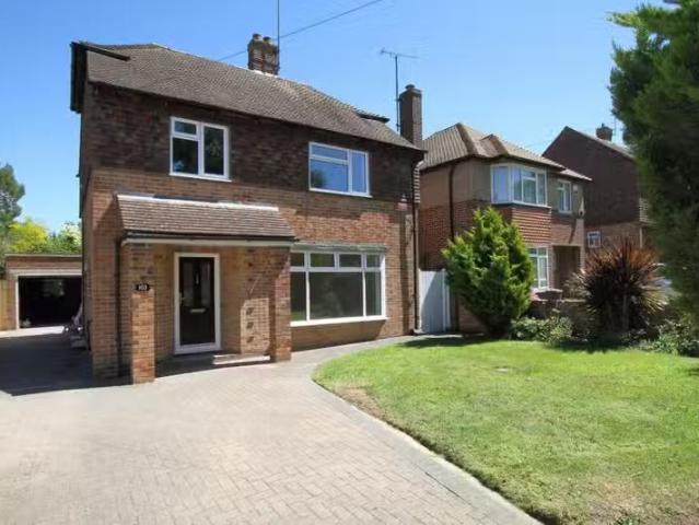 New 1 BA 3 bedroom detached house for rent in New Dover Road.