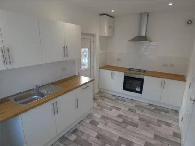 New 1 BA 3 bedroom detached house for rent in Potterhouse Lane.