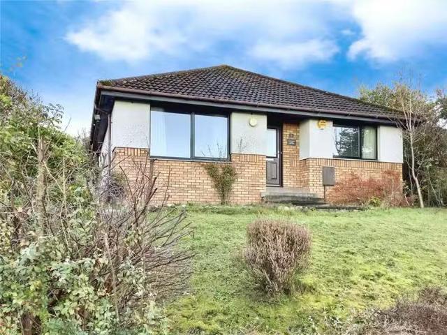 Rental! 1 BA 3 bedroom Detached House to rent, Caulfield Avenu.