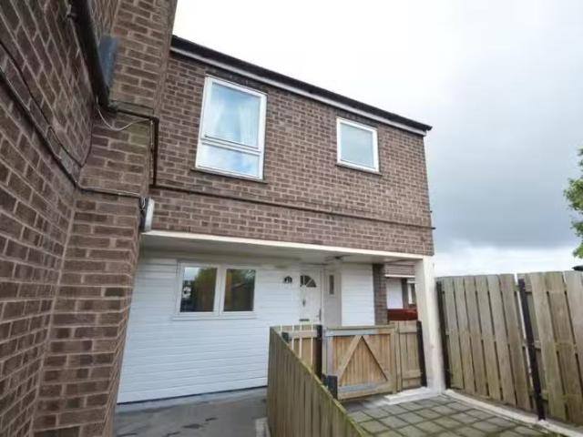 Just in! 1 BA 3 bedroom duplex for rent in Harewood Terrace, H.