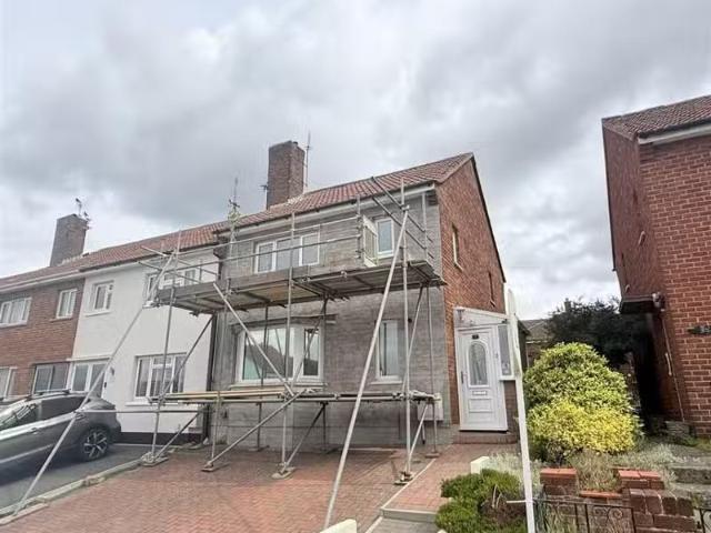Cozy 1 BA 3 bedroom end of terrace house for rent in Allison A.