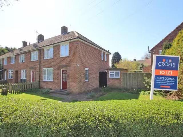 Cheap 1 BA 3 bedroom end of terrace house for rent in Edge Ave.