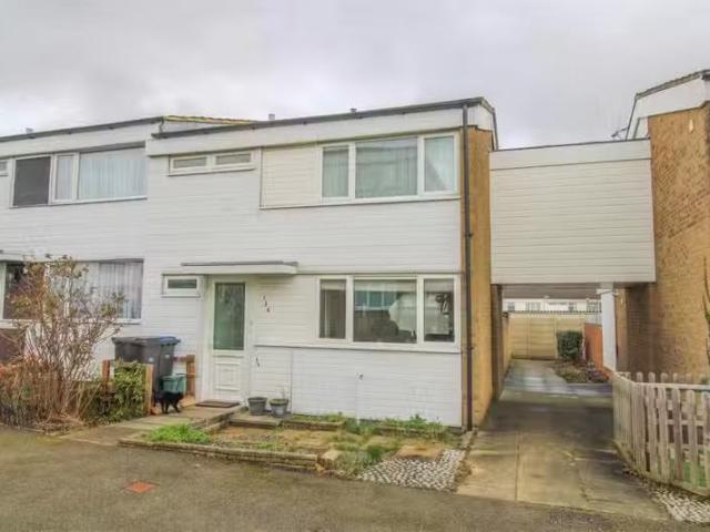 Charming 1 BA 3 bedroom end of terrace house for rent in Five.