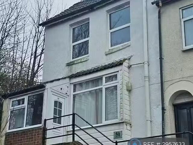 For Rent! 1 BA 3 bedroom end of terrace house for rent in Than.