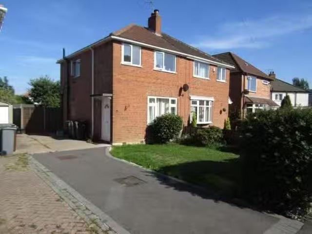 Unique 1 BA 3 bedroom house for rent in Chamberlain Crescent.