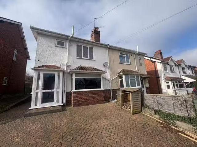 Cozy 1 BA 3 bedroom house for rent in Birmingham Road, Redditc.