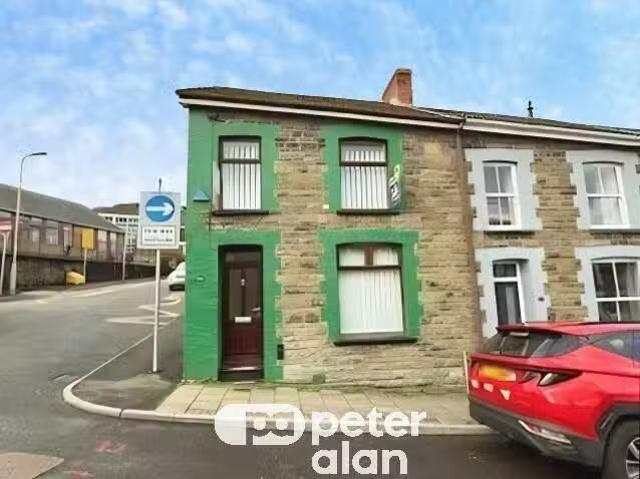 Charming 1 BA 3 bedroom house for rent in Graigwen Road, CF39
