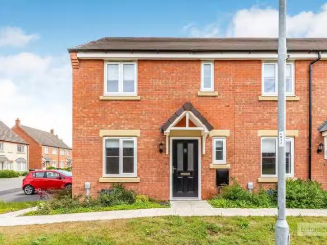 Unique 1 BA 3 bedroom house for rent in Fetlock Walk, Littlepo.
