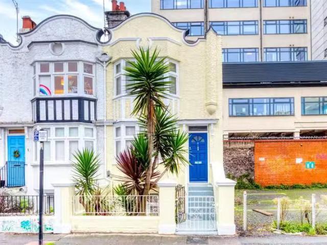 New 1 BA 3 bedroom house for rent in Frederick Street, Brighto.