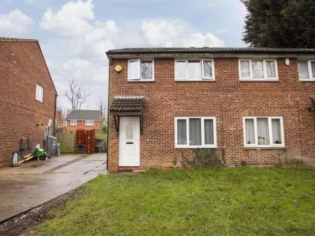 Nice 1 BA 3 bedroom house for rent in Shooters Close, Birmingh.