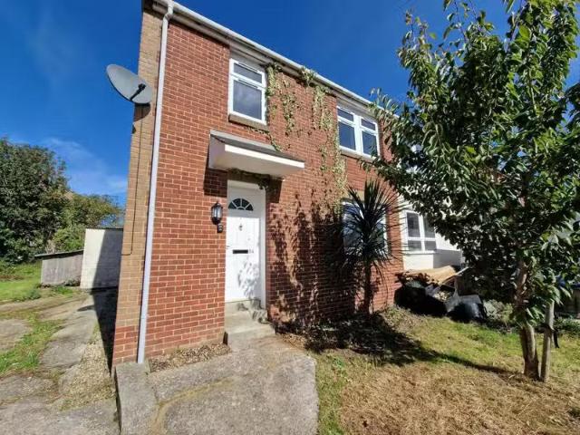 Nice 1 BA 3 bedroom house for rent in Springfield Road, YEOVIL.