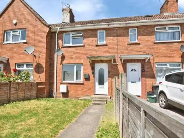 Nice 1 BA 3 bedroom house for rent in Parson Street, Bedminste.