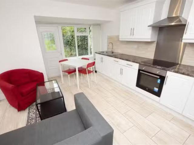Cozy 1 BA 3 bedroom house for rent in Reservoir Road, Selly Oa.