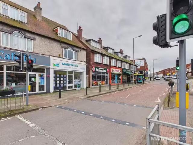 Rental! 1 BA 3 bedroom maisonette for rent in Hoylake Road, Mo.