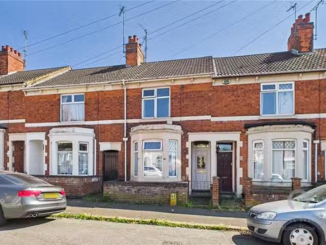 For Rent! 1 BA 3 bedroom Mid Terrace House to rent, Charles St.