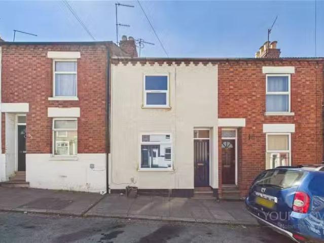 Cheap 1 BA 3 bedroom Mid Terrace House to rent, Gordon Street.
