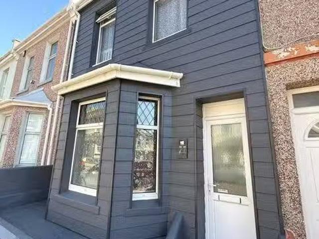 New 1 BA 3 bedroom Mid Terrace House to rent, Renown Street, P.