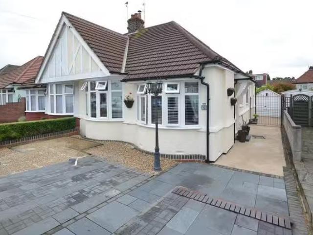 Cheap 1 BA 3 bedroom Semi Detached Bungalow to rent, Eskdale R.