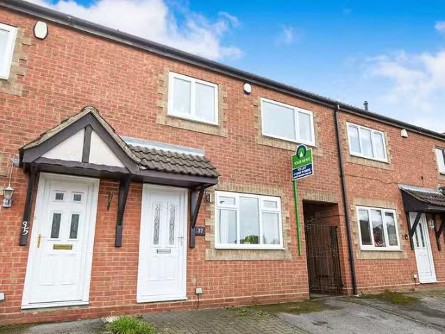 For Rent! 1 BA 3 bedroom Semi Detached House to rent, Cedar Ro.