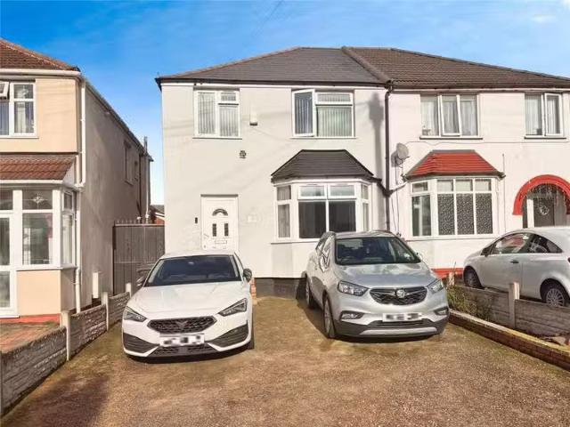 Deal! 1 BA 3 bedroom Semi Detached House to rent, Dunstall Ave.