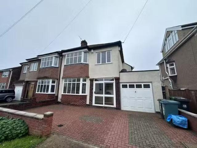 Deal! 1 BA 3 bedroom semi detached house for rent in Barley Cr.