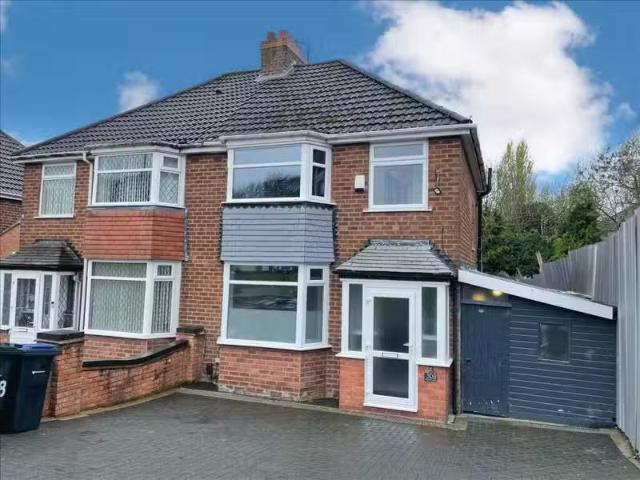 New 1 BA 3 bedroom semi detached house for rent in Broad Lane.