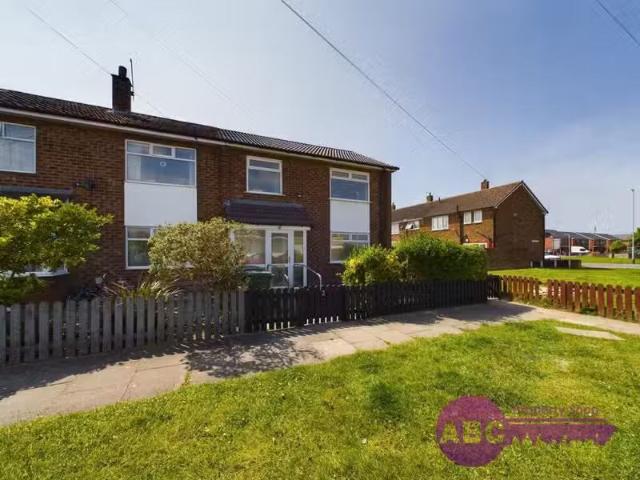 For Rent! 1 BA 3 bedroom semi detached house for rent in Camer.