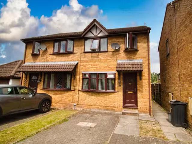 New 1 BA 3 bedroom semi detached house for rent in Cloverdale.