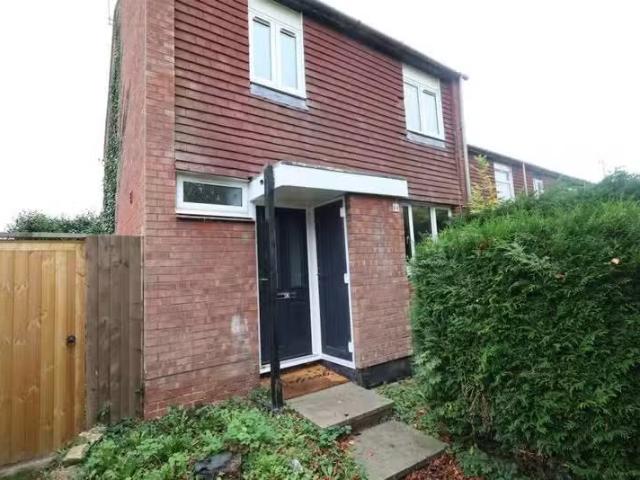 Nice 1 BA 3 bedroom semi detached house for rent in Edgeworth.