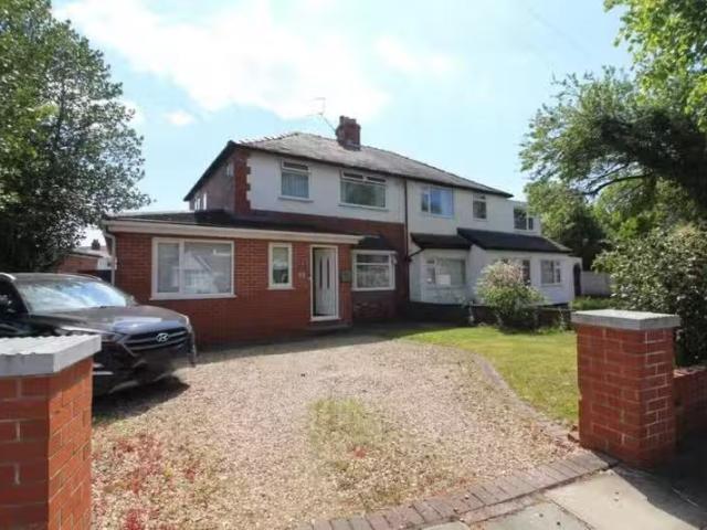 Charming 1 BA 3 bedroom semi detached house for rent in Lonsda.