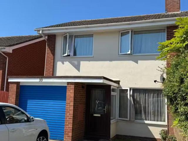 Cheap 1 BA 3 bedroom property for rent in Chancel Lane, Exeter.