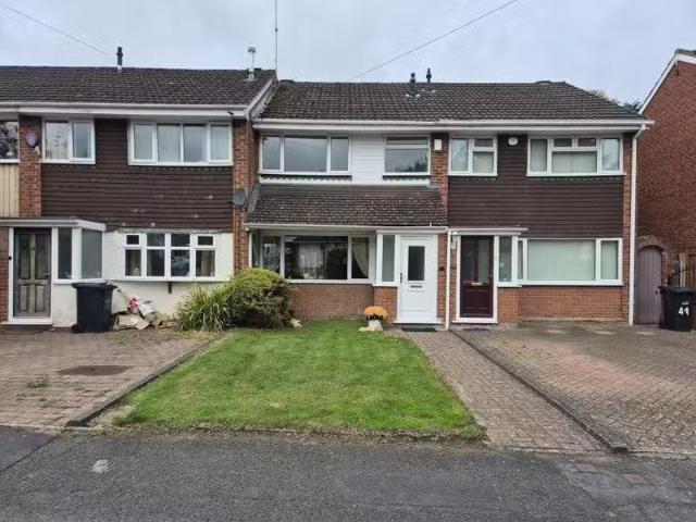 Just in! 1 BA 3 bedroom town house for rent in Arlington Court.