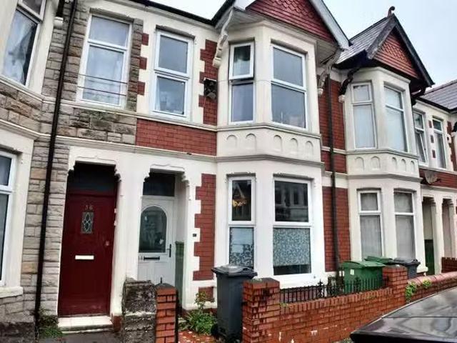 Unique 1 BA 3 bedroom terraced house for rent in Australia Roa.