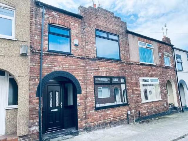 For Rent! 1 BA 3 bedroom terraced house for rent in Bolan Stre.