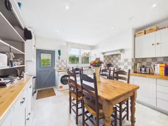 Cozy 1 BA 3 bedroom terraced house for rent in Barton Street.