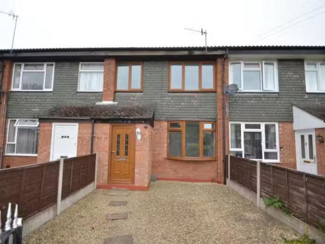 Just in! 1 BA 3 bedroom terraced house for rent in Bromley Lan.