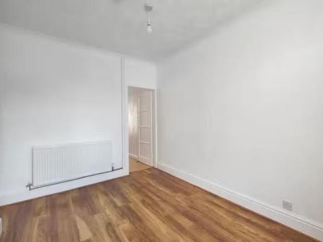 New 1 BA 3 bedroom terraced house for rent in Gerrard Street.