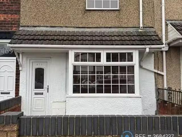 Charming 1 BA 3 bedroom terraced house for rent in Grimsby Roa.