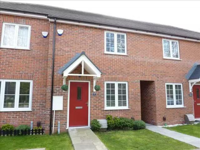 Cozy 1 BA 3 bedroom terraced house for rent in HELVELLYN WAY.