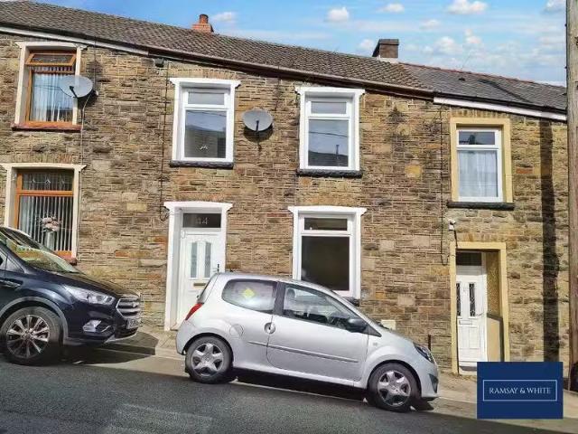Cozy 1 BA 3 bedroom terraced house for rent in Mount Pleasant.